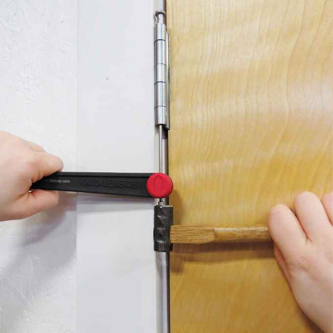 Knuckle Bender Door Tool | Duluth Trading Company